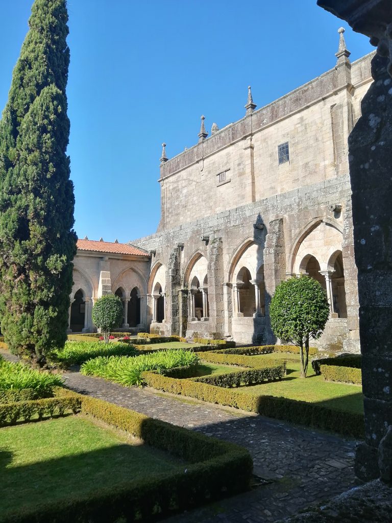 Guided Tour Tui: old town and Cathedral - This is Galicia